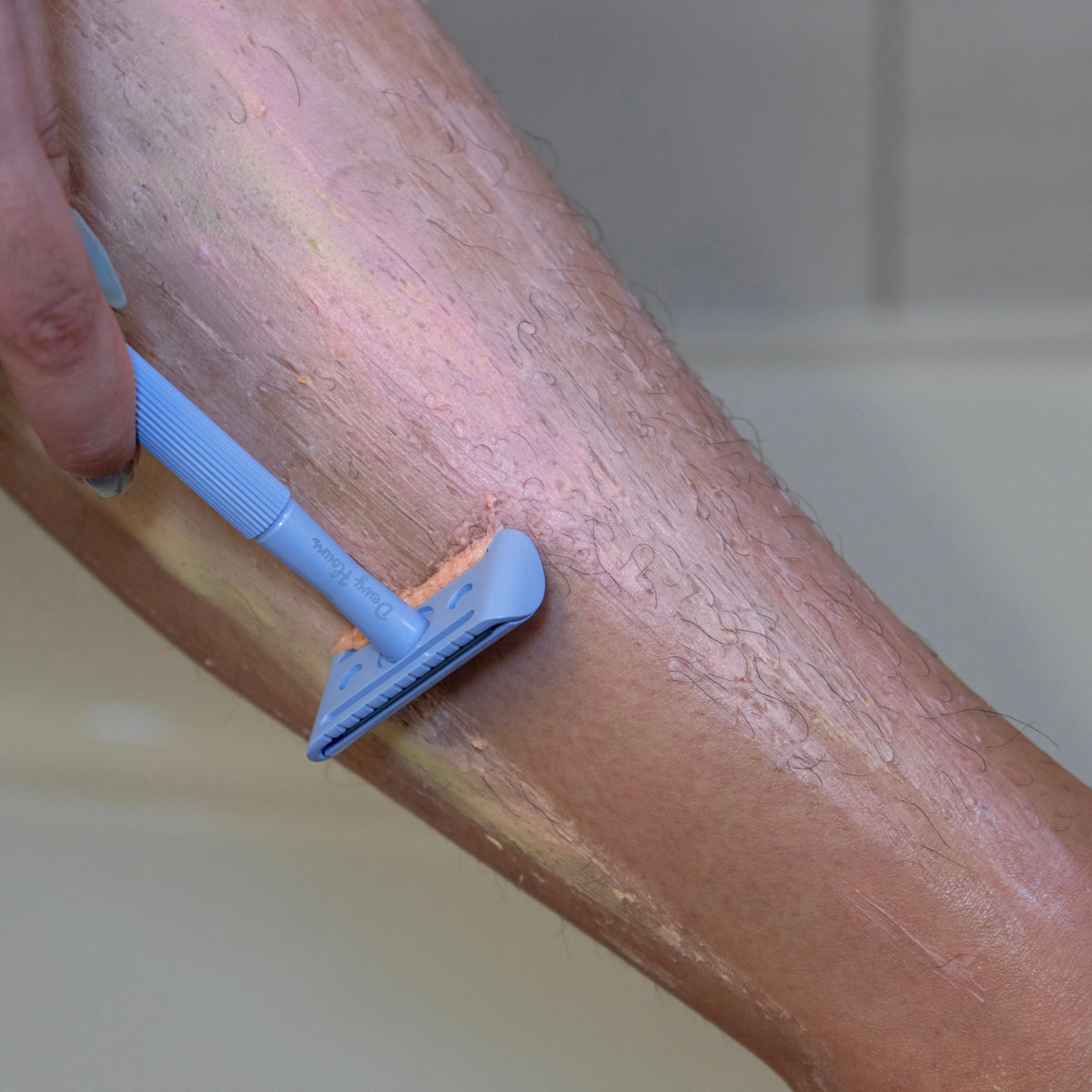 The Close Shave Razor – Dewy Hours